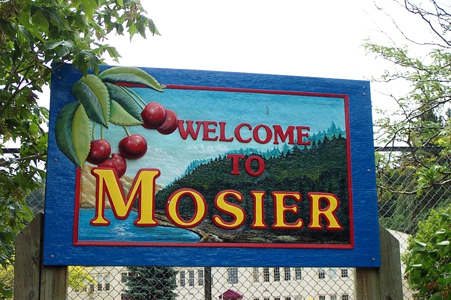 Mosier, Oregon is not only on I-5, it also is on the famous Mount Hood ...