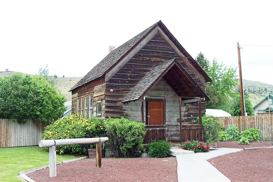 Fossil, Oregon is located where the little know Highway 218 intersects ...