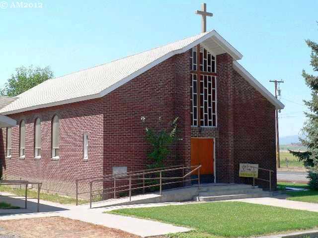 Bonanza, Oregon: they grow alfalfa around Bonanza so most of the ...