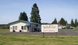 The town of Siletz is located on the uppen end of the Siletz estuary.