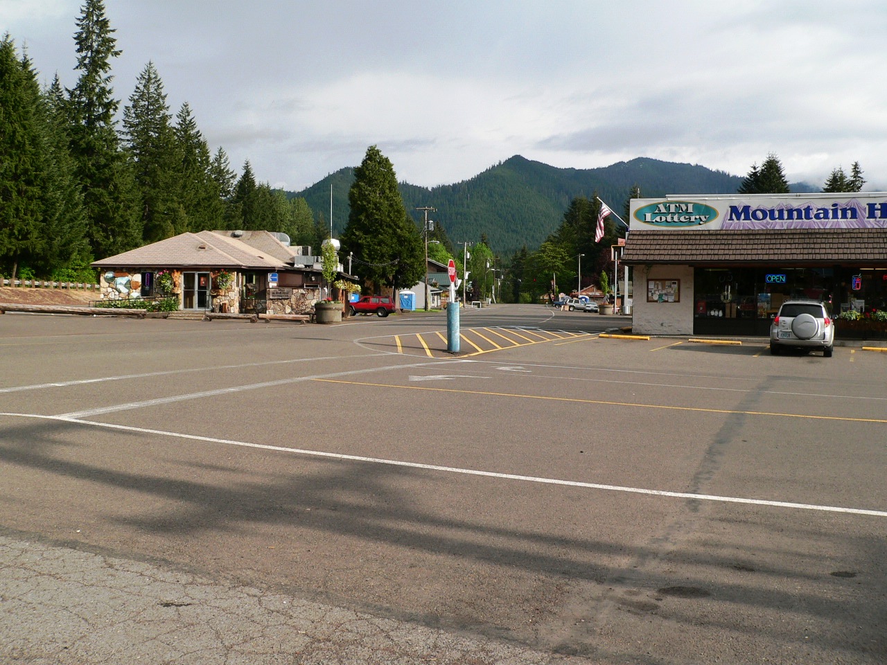 Detroit, Oregon, sits on the upper end of Detroit Reservoir on the ...