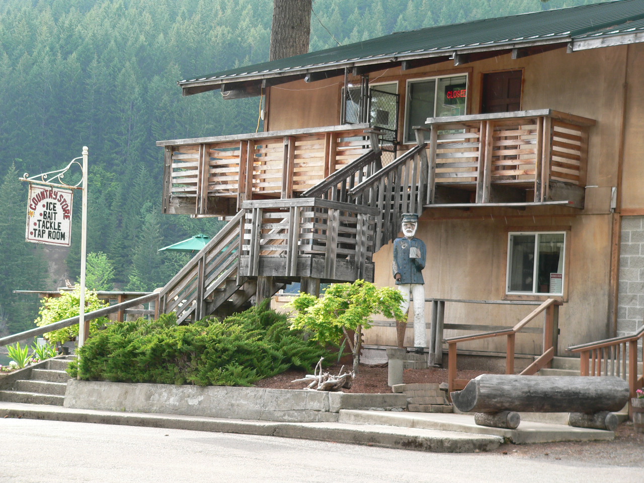 Detroit, Oregon, sits on the upper end of Detroit Reservoir on the ...
