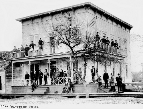 Waterloo, Oregon lies along the Santiam river after it exits the ...