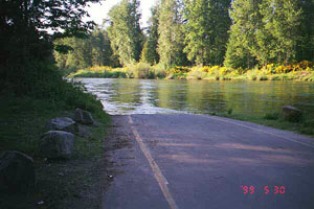 Waterloo, Oregon lies along the Santiam river after it exits the ...