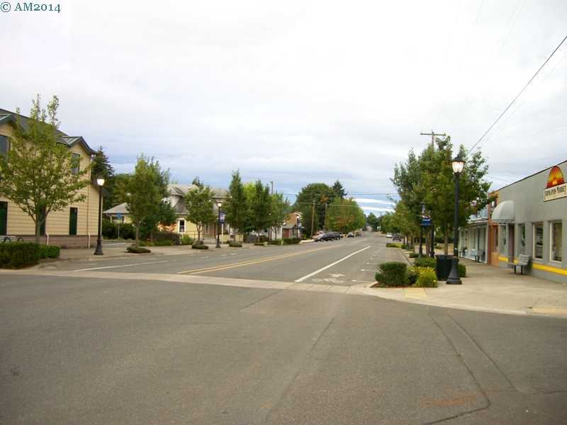 Creswell, Oregon, is close enough to the I-5 freeway to benefit but far ...
