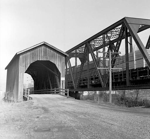 Drain, Oregon is near the junction of I-5 and Highway 38 leading to ...