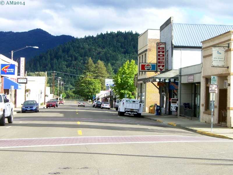 Riddle, Oregon is close to Nickel Mountain, at one time the site of the ...