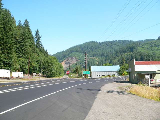 Mapleton, Oregon, is at the head of tidewater on the Siuslaw river in ...